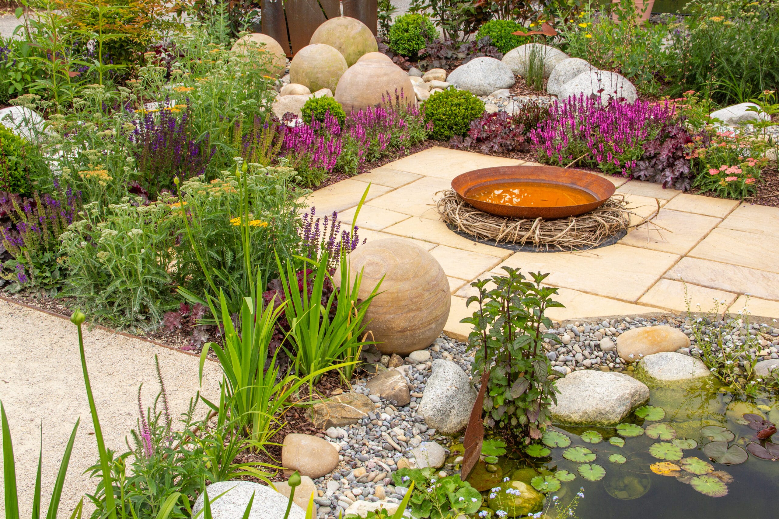 Landscaping with natural stones - FSI Landscape Supply